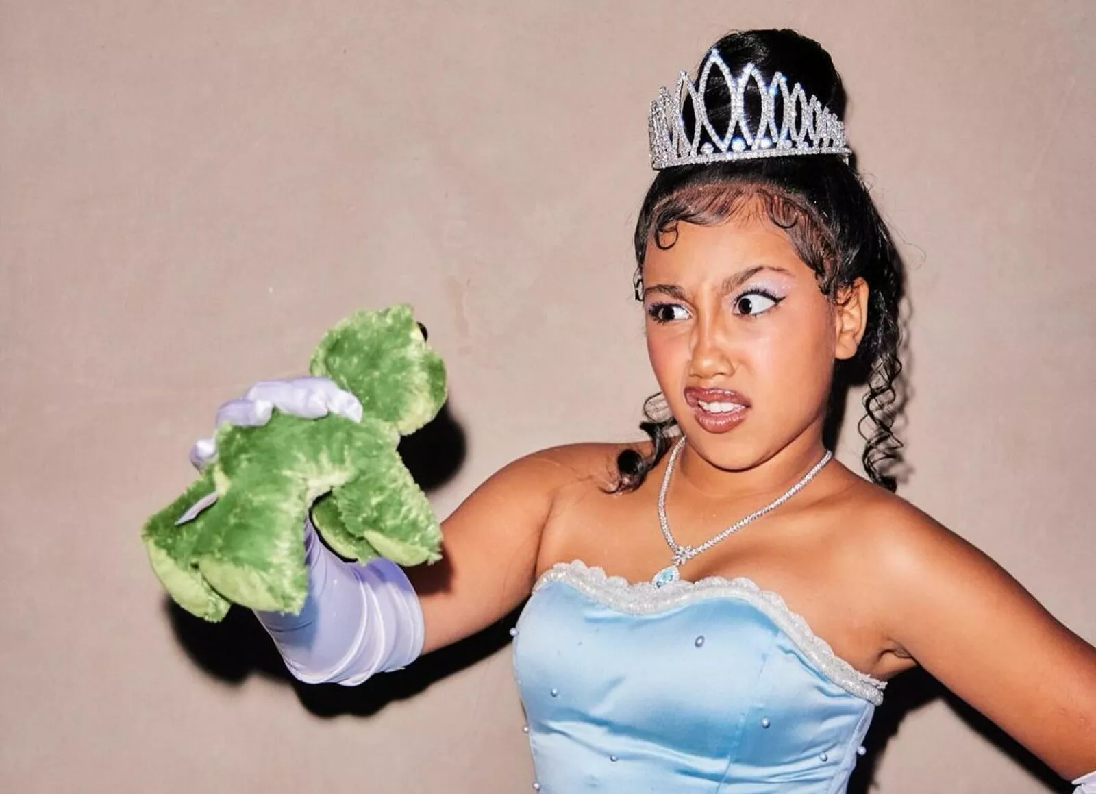 Старшая дочь Канье Уэста и Ким Кардашьян дебютировала в театре – новые фото